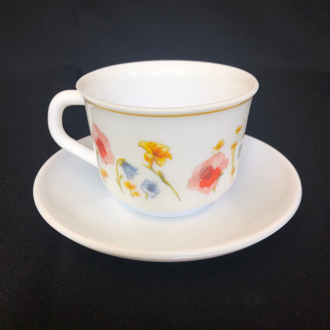 Vintage Arcopal France ARP11 Tea Cup and Saucer / Arcopal - Etsy