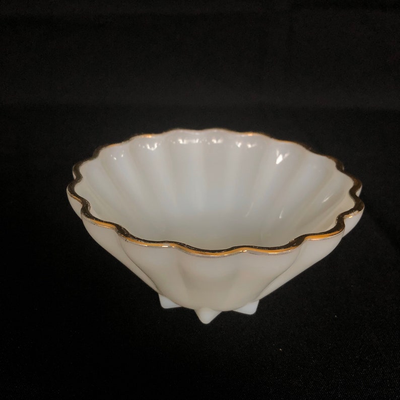 Gorgeous Little Scalloped Gold Rimmed Vintage Milkglass Bowl - Etsy