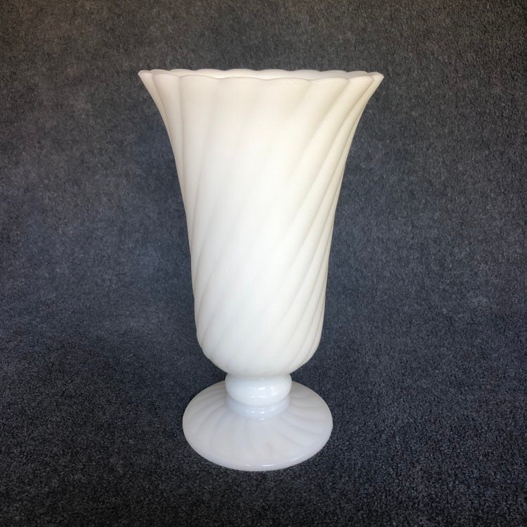Spectacualr Swirl Vase Footed Vase Scalloped Rim Milk - Etsy