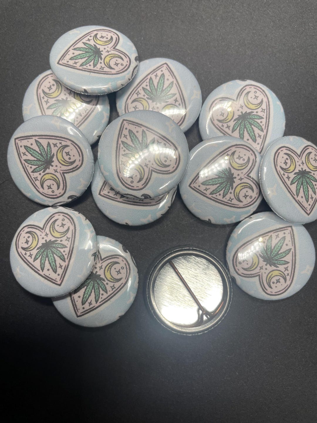 Cute Plant Planchette Weed Cannabis Mary Jane Pins Buttons Badges Punk ...