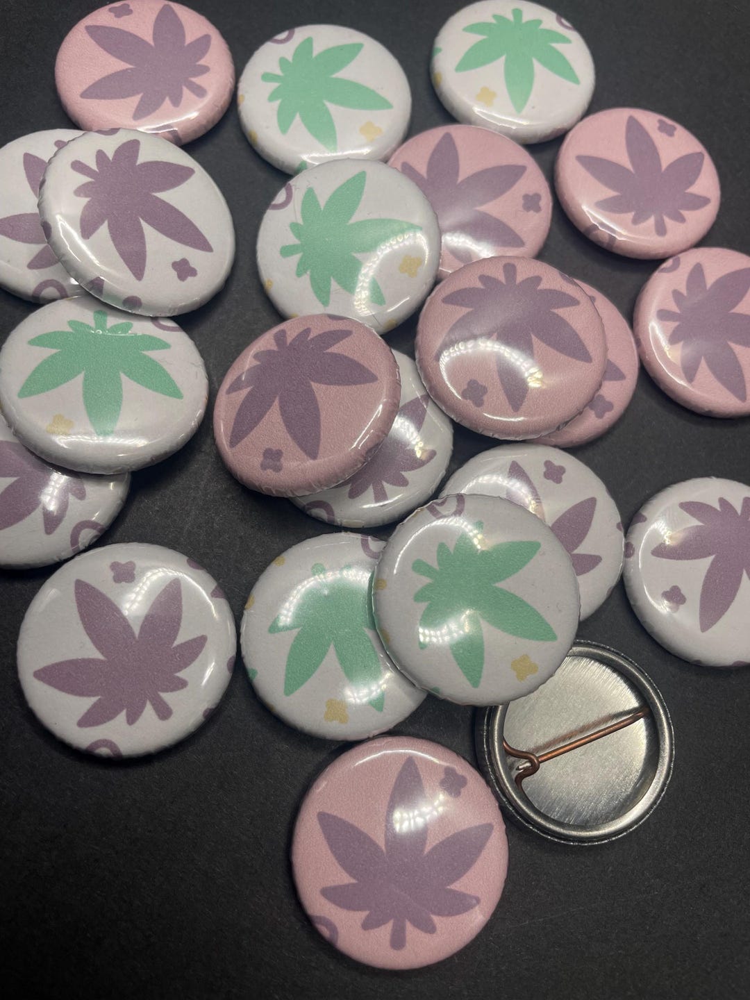 Kawaii Cute Sparkle Medicinal Cannabis Pin Button Badge 420 Pot Leaf ...