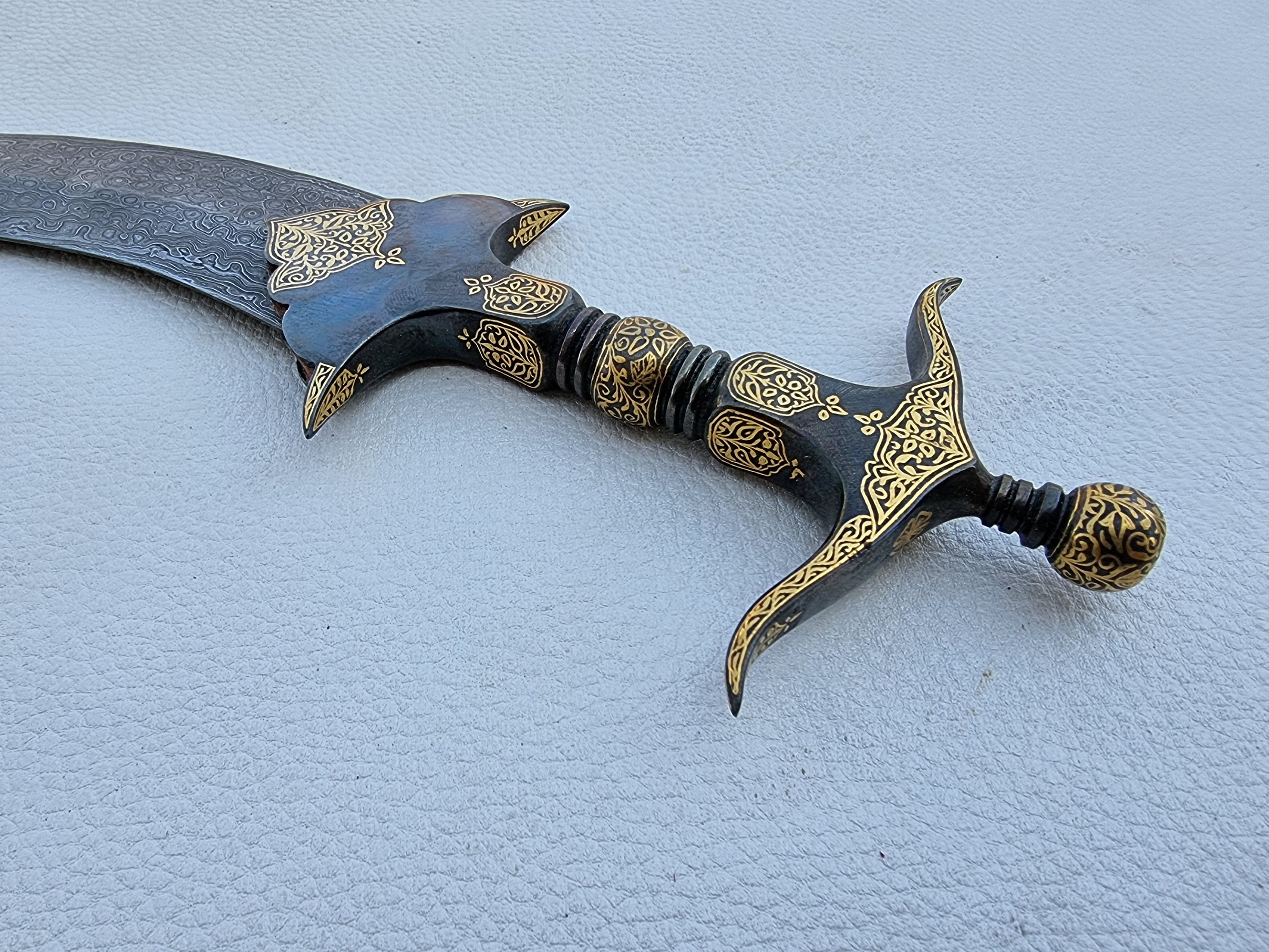Vintage mughal chillanun dagger bichua made of damascus steel | Etsy