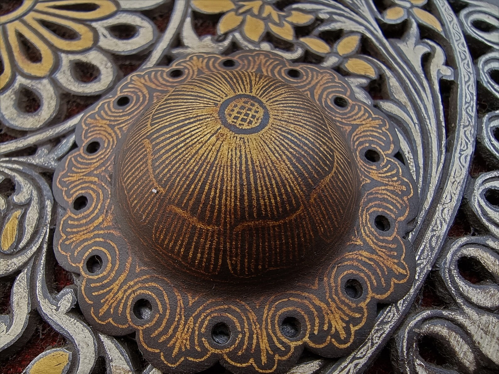 Vintage Old Mughal Ottoman Dhal Shield With Gold and Silver Damascened ...