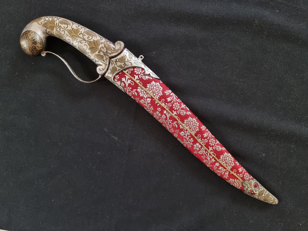Vintage antique royal dagger with gold koftagri hilt,locket and chape ...