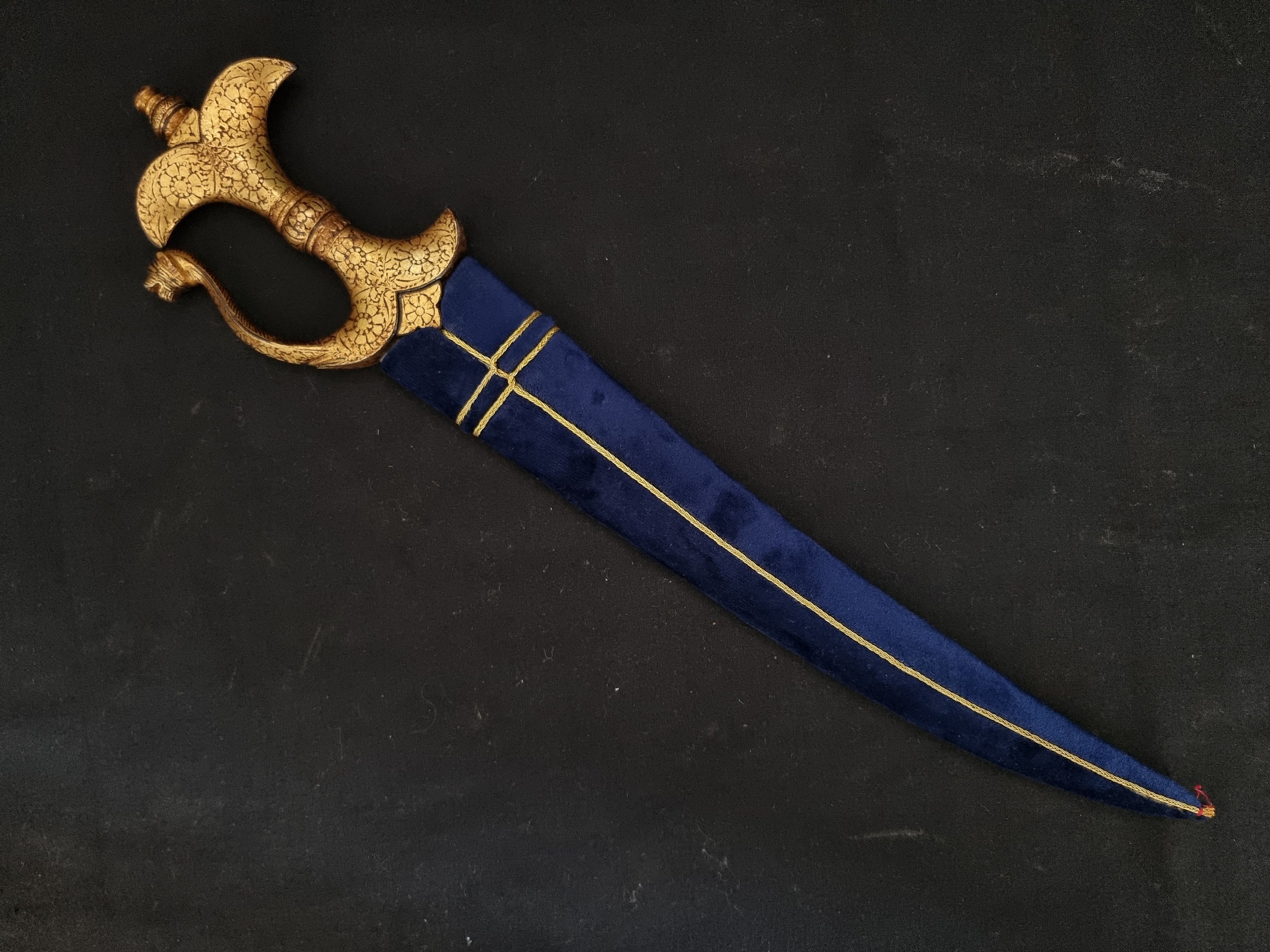Vintage Indo Persian Chilanum Bichua Khanjar Kirpan With Heavy Gold ...