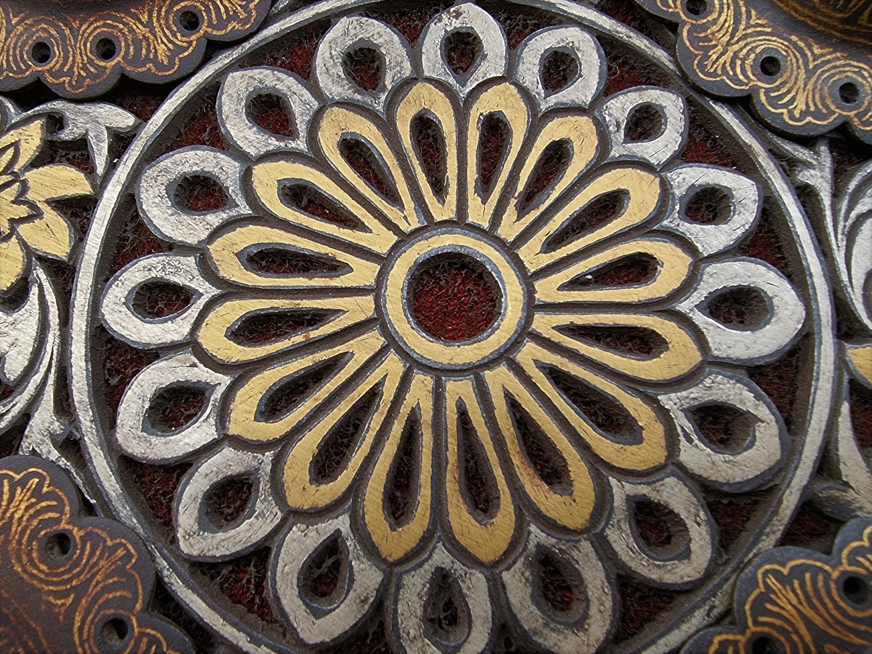 Vintage Old Mughal Ottoman Dhal Shield With Gold and Silver Damascened ...
