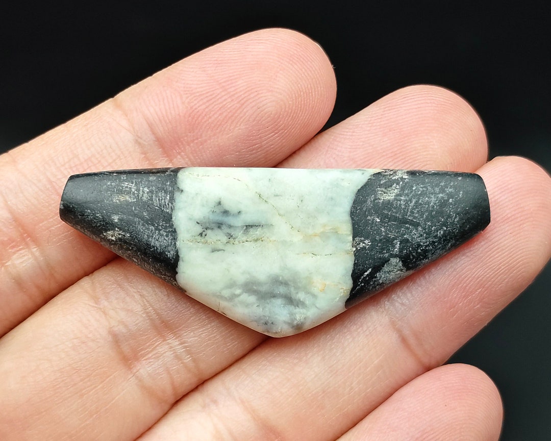 1.7" BOOMERANG Naturally Banded Striped Zebra Carved Agate Bead #CP836 ...