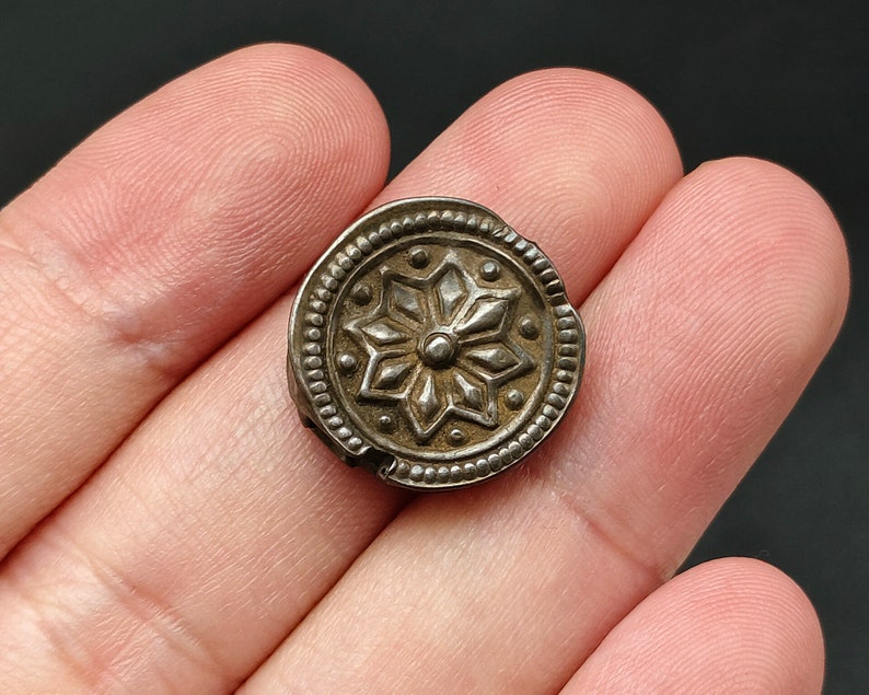 Rare Antique Tibetan Tribal Pattern Floral Bronze Shape Flat Round Bead ...