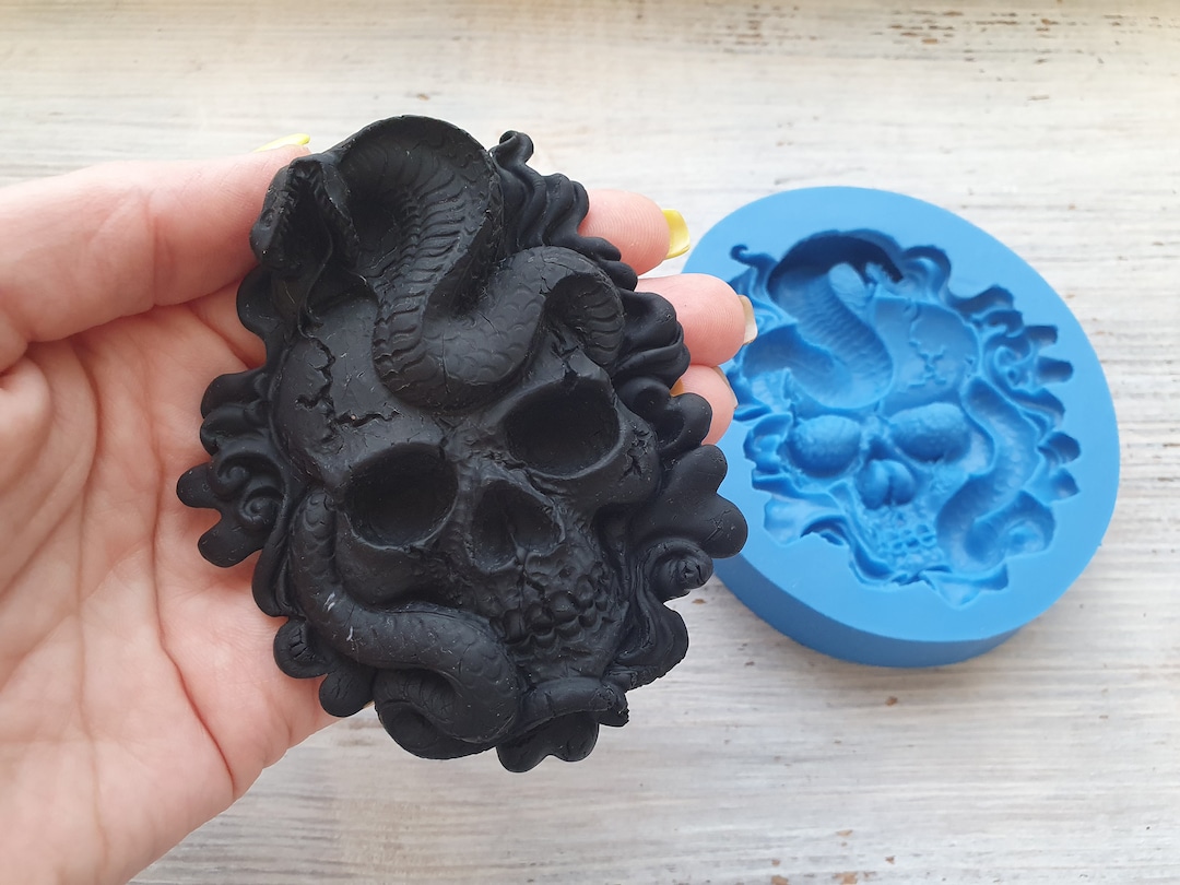 Silicone Mold of Skull, Style 2, With a Snake, ~ 7.5*9 Cm, H:1.6 Cm ...