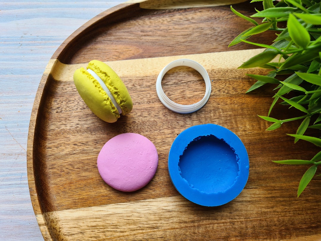 Silicone Mold of Macaron, Style 8, ~ Ø 3.9 Cm, H:1 Cm + Cutter Ø 3.3 Cm ...