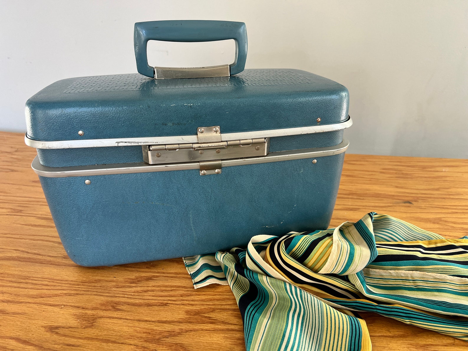 Vintage Train Case//1960s Blue Cosmetic Travel Makeup Bag //samsonite ...