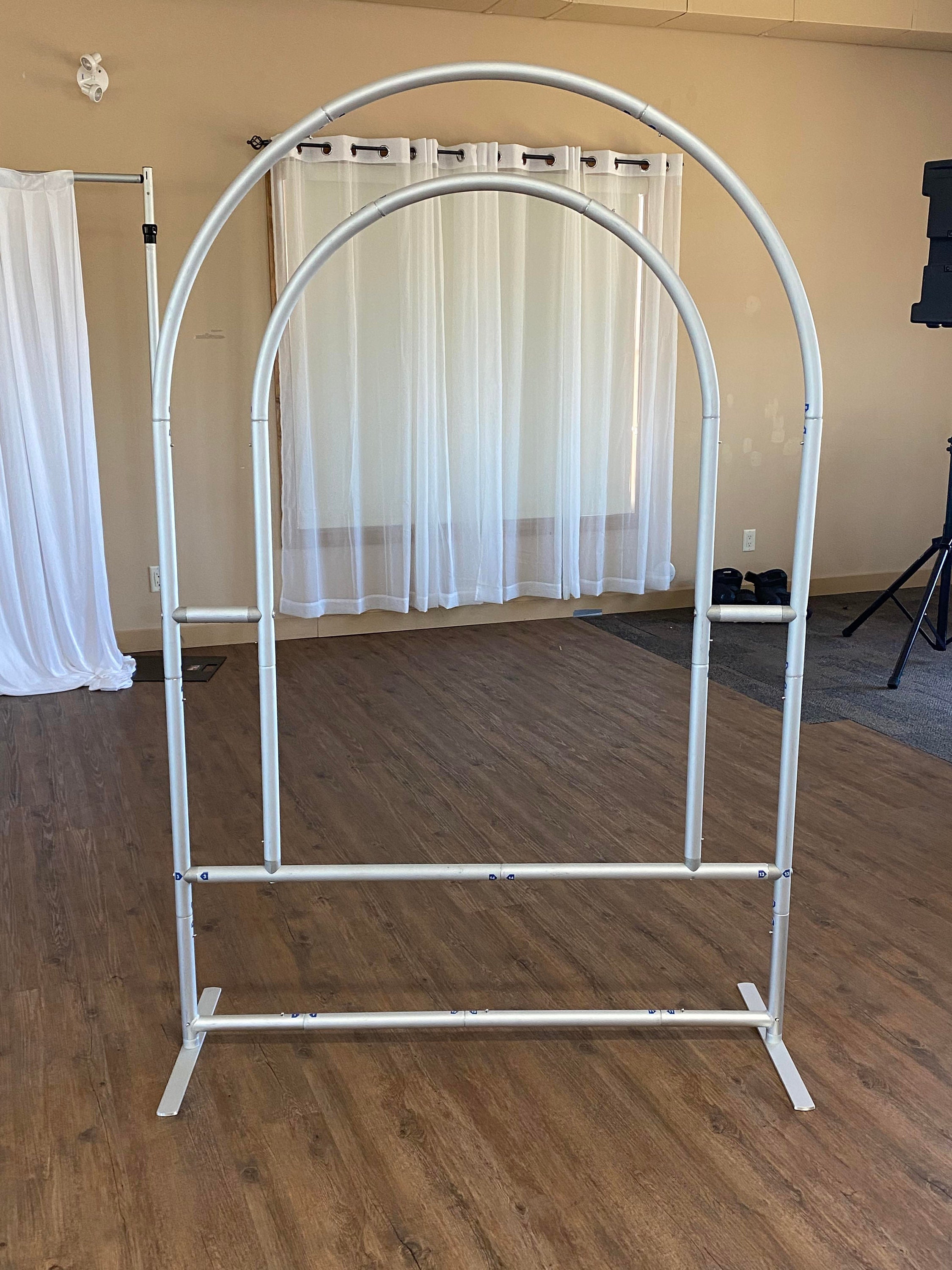 Chiara Backdrop - Etsy