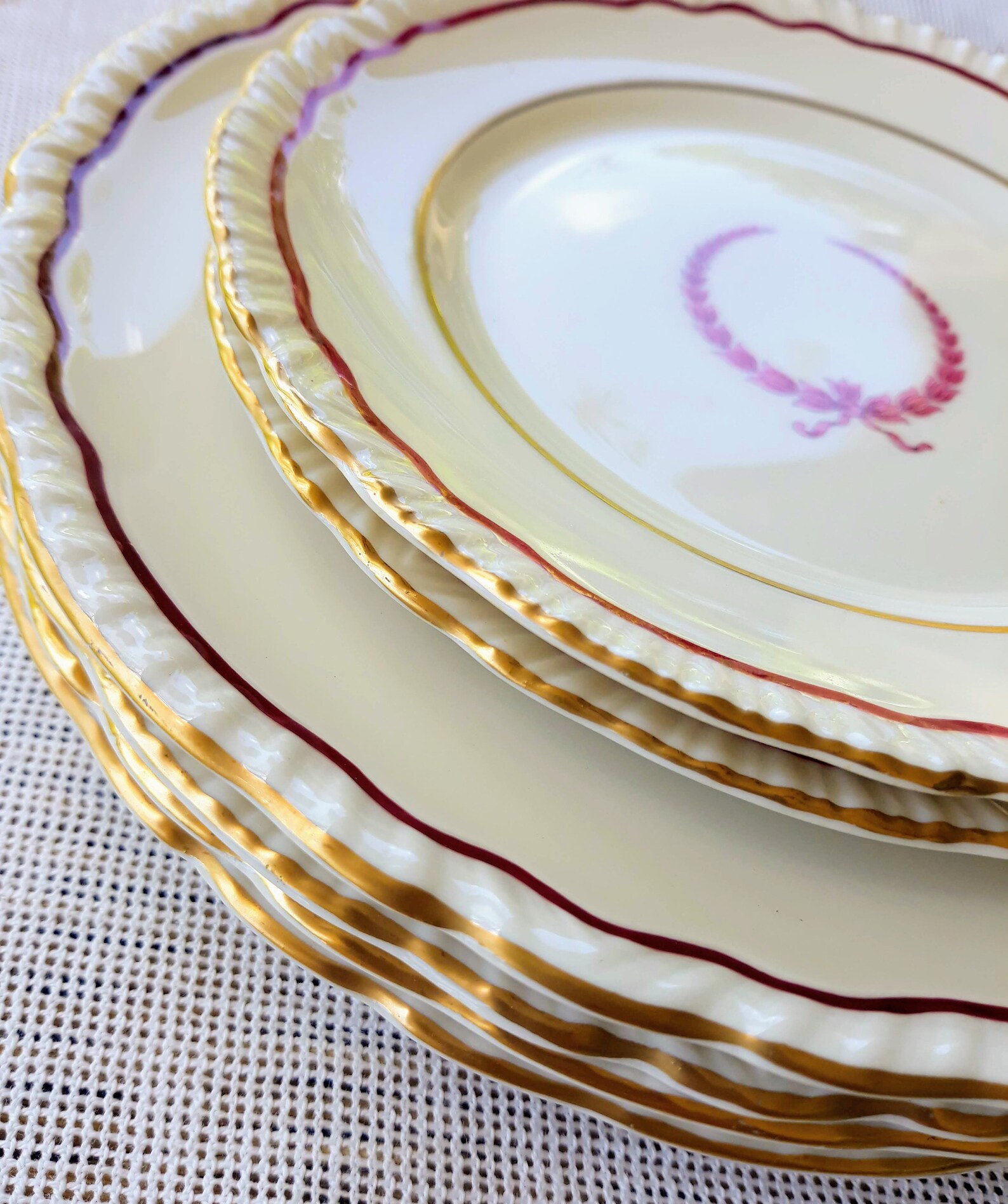 Warwick Neo Classic Red Scallop Edge Salad Bread Plates Set of 6 Gold ...