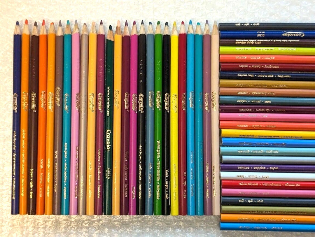 50 Crayola Colored Pencil Crayons Preowned Random Mix Set Destash Get ...