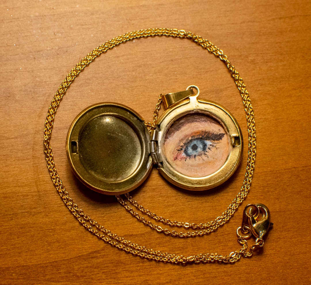 Custom Lover's Eye Locket - Etsy