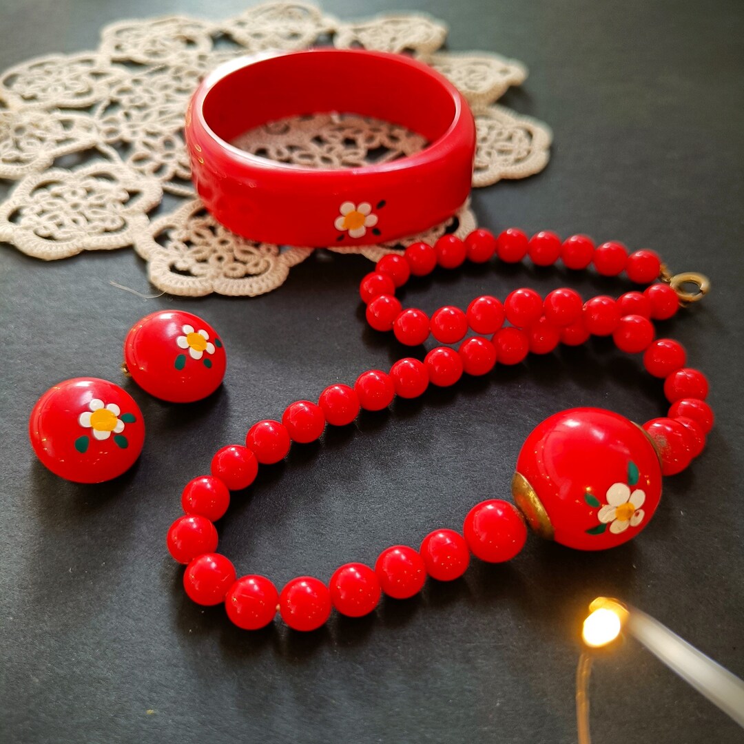 Vintage 1930s Bakelite Jewelry Set – Cherry Red Bracelet, Hand-painted ...