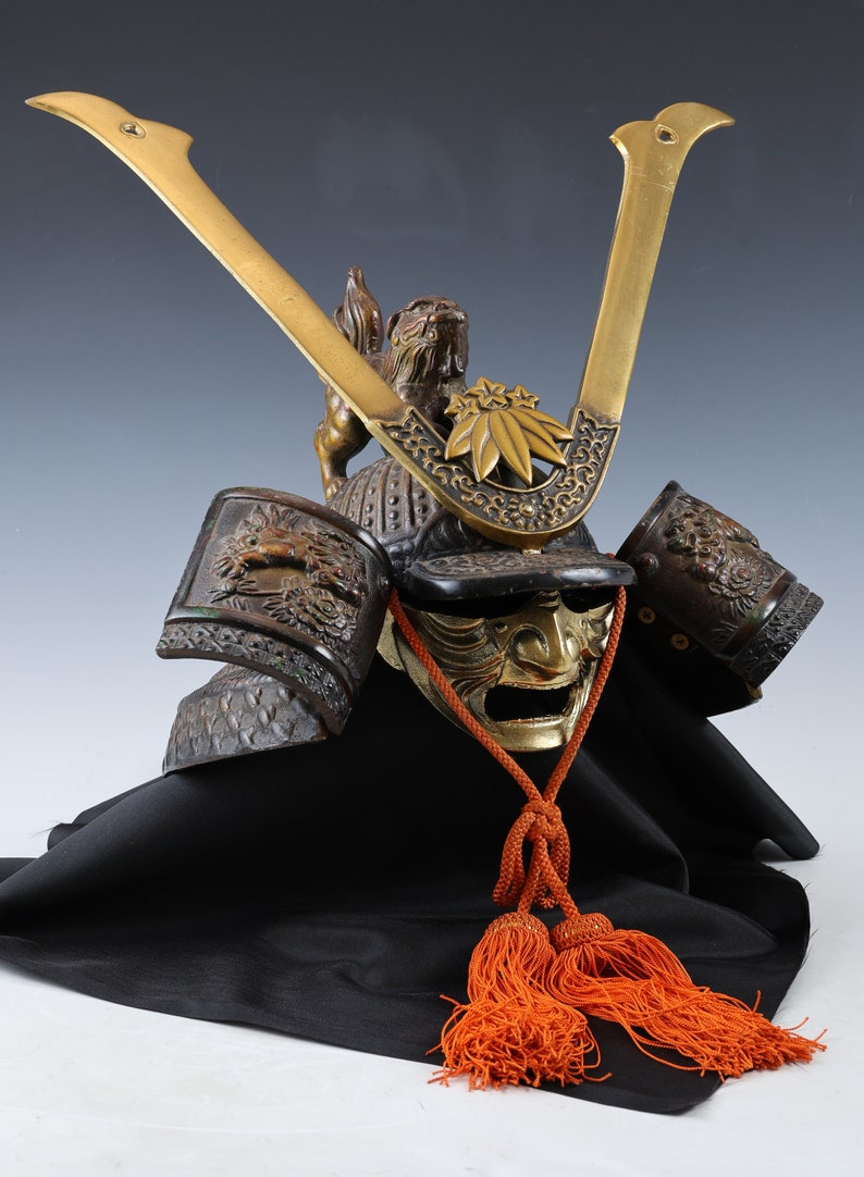 Vintage Yoshitsune Kabuto – Japanese Samurai Helmet, Display Decor - Etsy