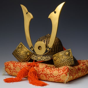 Massive Japanese Samurai Helmet -oda Nobunaga Helmet- Tsushima - Etsy