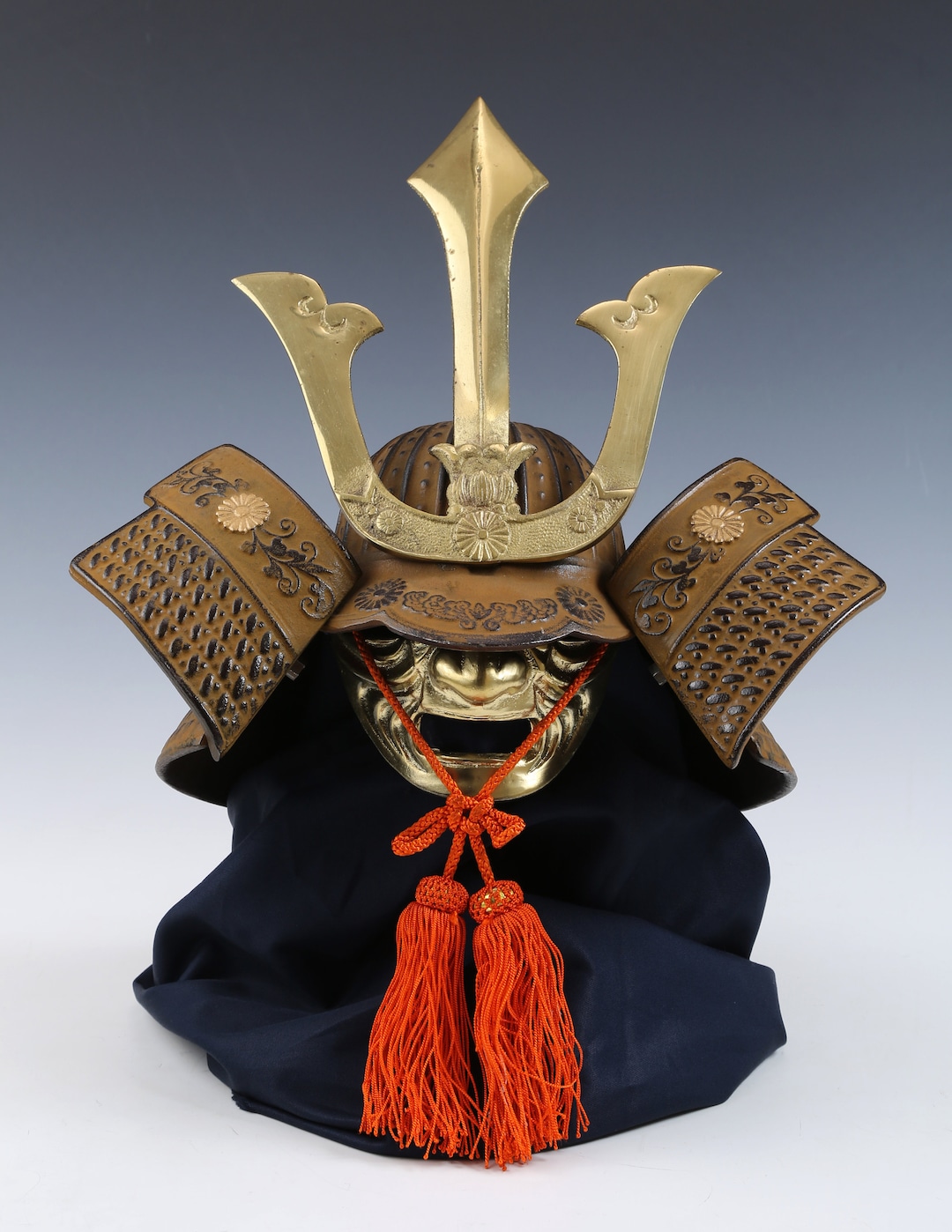 Japanese Samurai Helmet kusunoki Masashige Kabuto Middle Size Tsushima ...