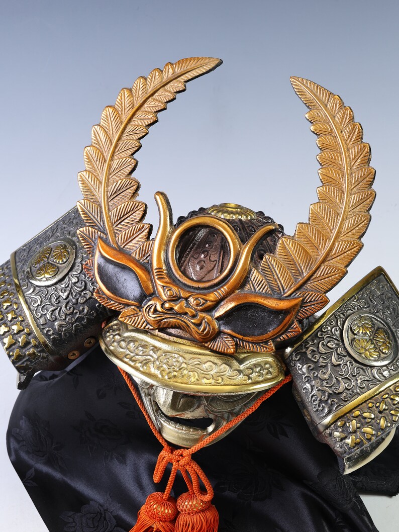 Vintage Japanese Samurai Helmet -TOKUGAWA Ieyasu's Kabuto- With a Face ...