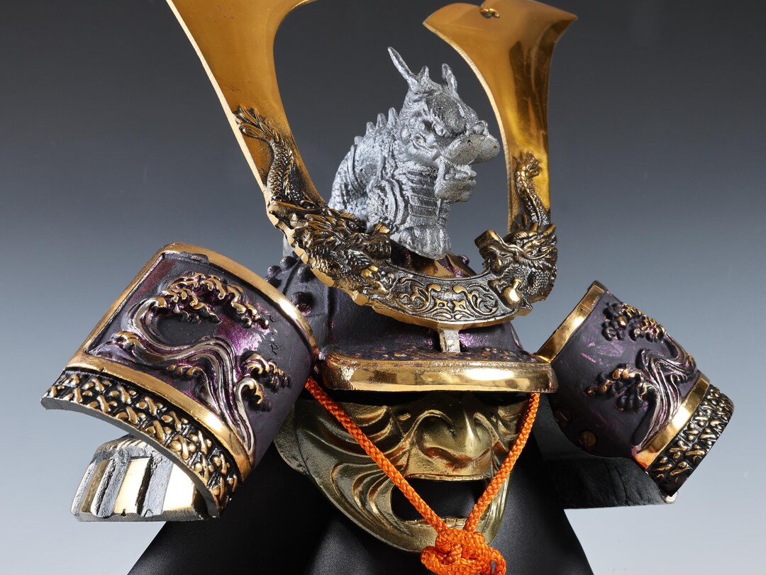 Japanese Vintage Samurai Kabuto Helmet -dragon Purple Helmet With a ...