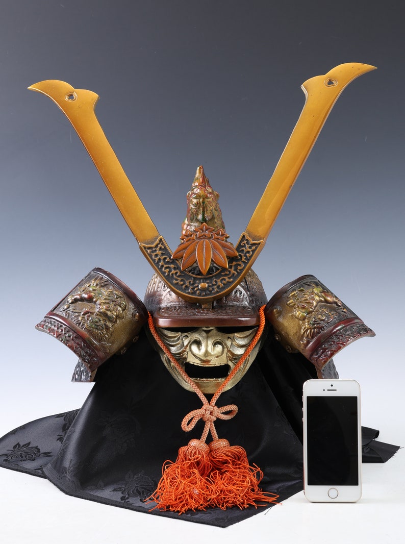 Beautiful Vintage Japanese Samurai Helmet -yoshitsune Kabuto- Tsushima ...