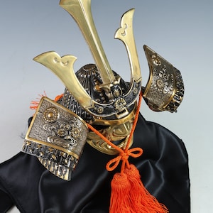 Japanese Samurai Helmet -kusunoki Masashige Kabuto- Middle Size Black ...