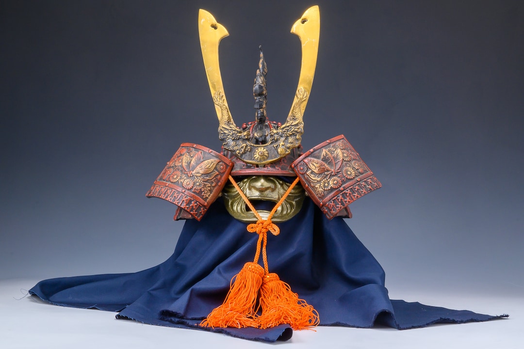 Japanese Stunning Samurai Red Helmet -butterfly and Dragon Kabuto- Saki ...