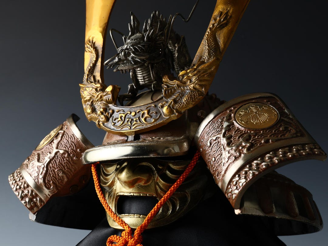 Japanese Old Vintage Samurai Kabuto Helmet -dragon Family Crest Helmet ...