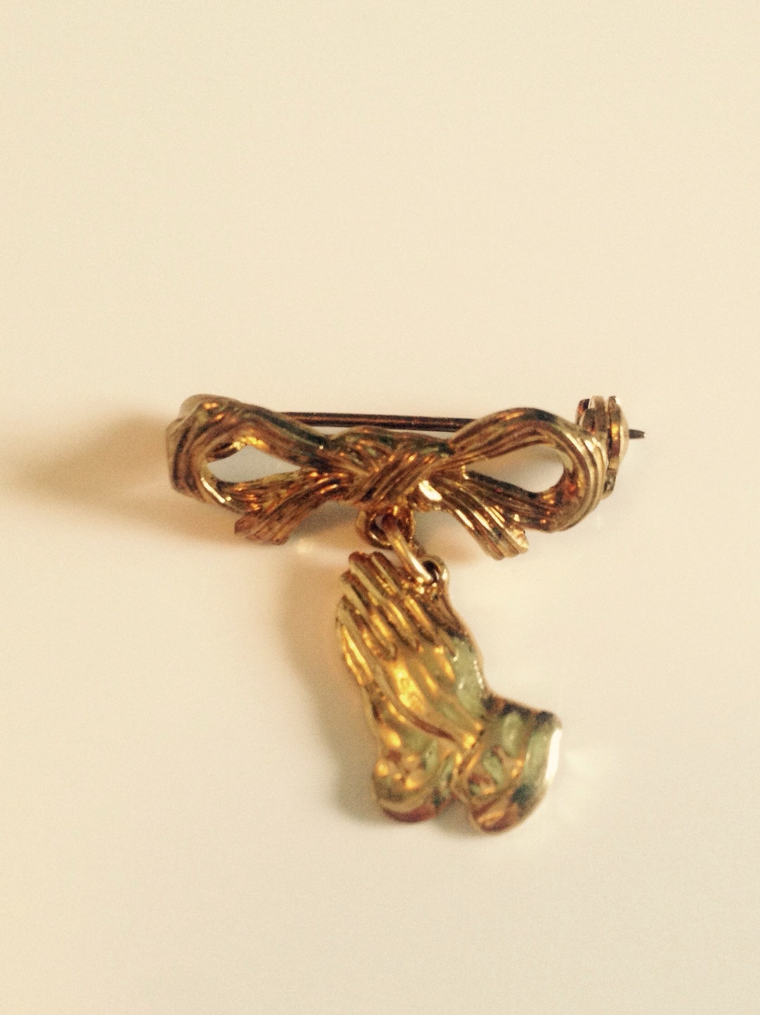 Praying Hands Prayer Brooch / Pin - Etsy
