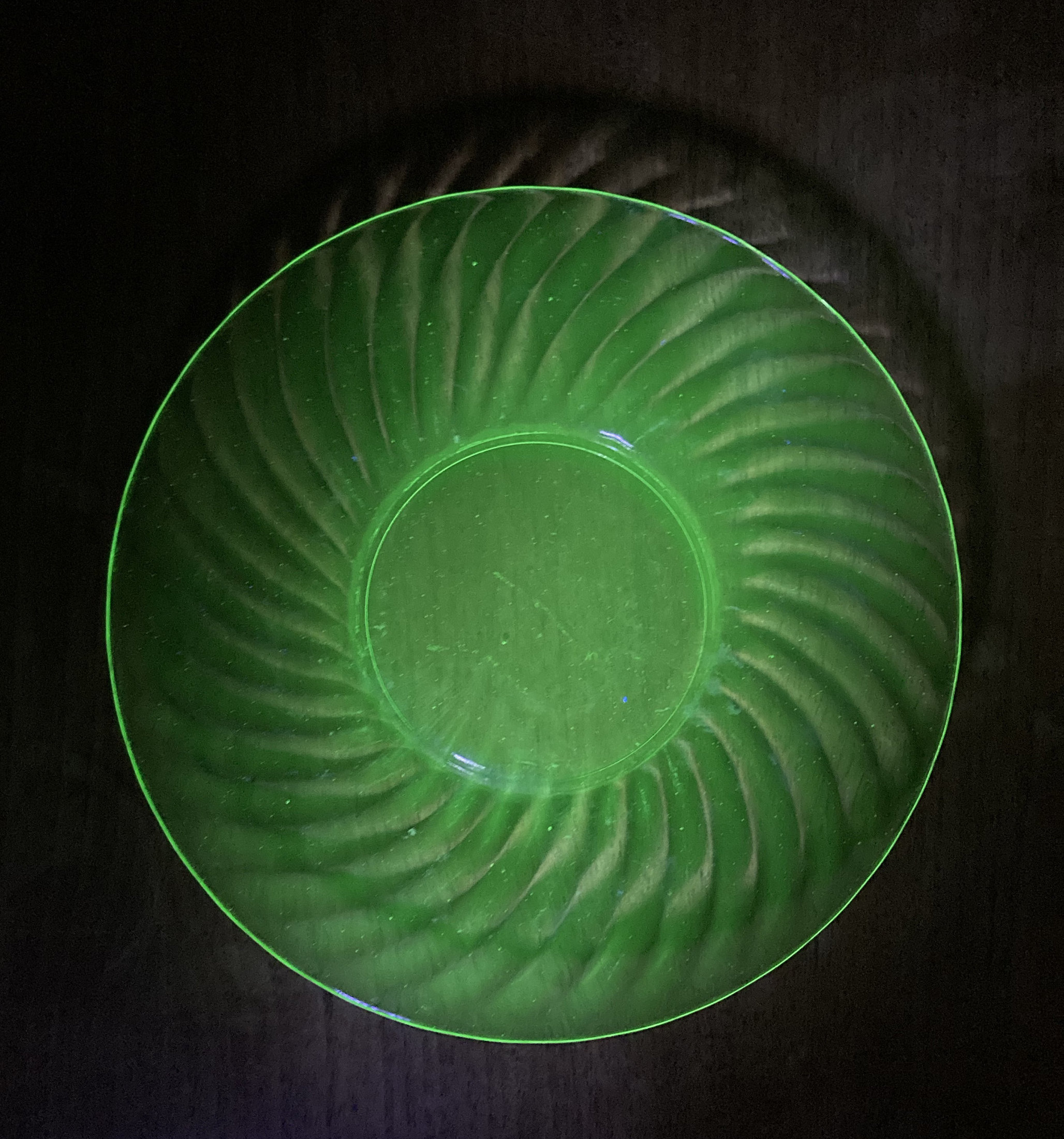 Vintage 1940s Small 6-inch Uranium Glass Spiral Plate UV Reactive - Etsy