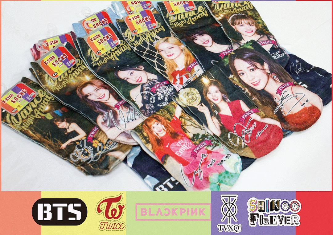TWICE Sign Socks - Nayeon Jeongyeon Momo Sana Jihyo Mina Dahyun ...