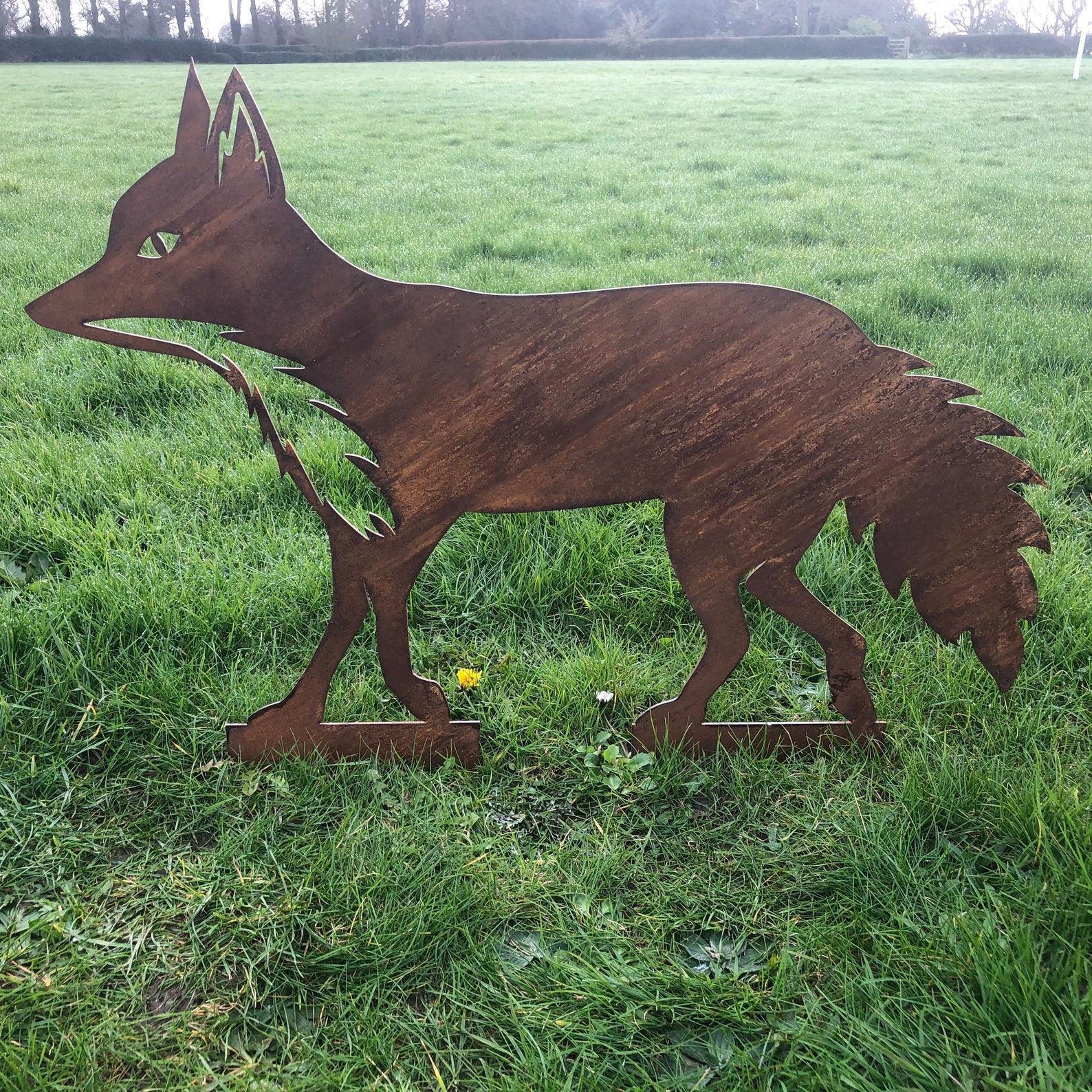Rusty Metal Fox Garden Ornament: Rustic Lawn Decoration Gardeners ...