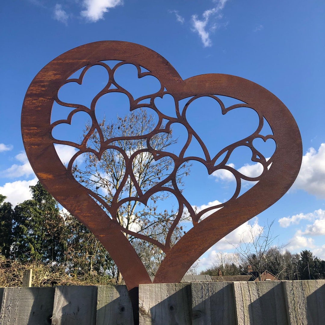Decorative Garden Statue / Metal Heart / Garden Heart Feature / Lawn ...