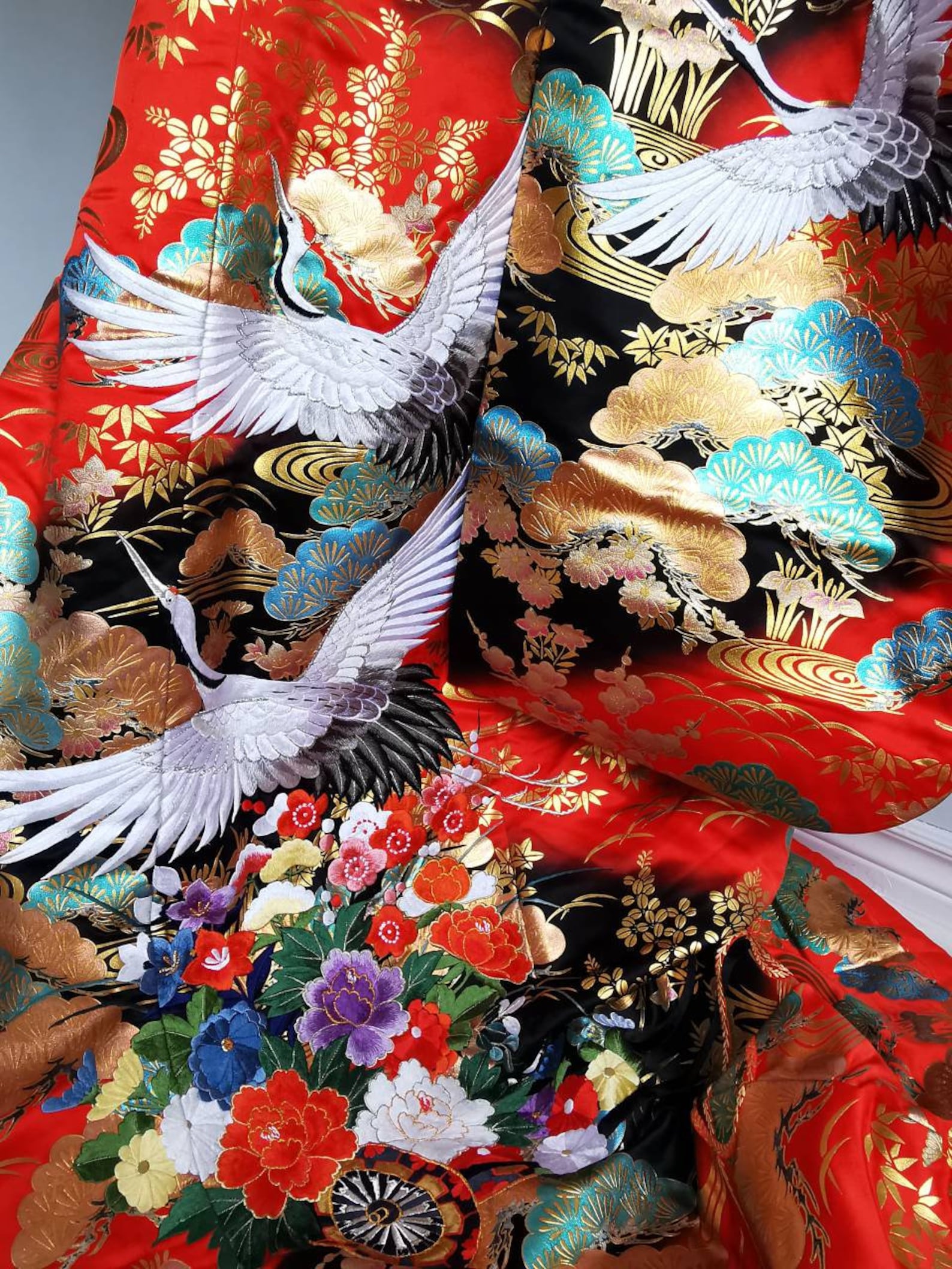 Japanese UCHIKAKE With Flying Cranes and Goshogurumacourt - Etsy