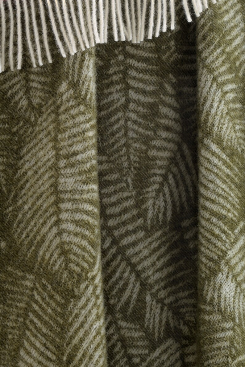 Green Stripe Fern Wool Throw in Evergreen/ Leaf Theme Great to - Etsy UK