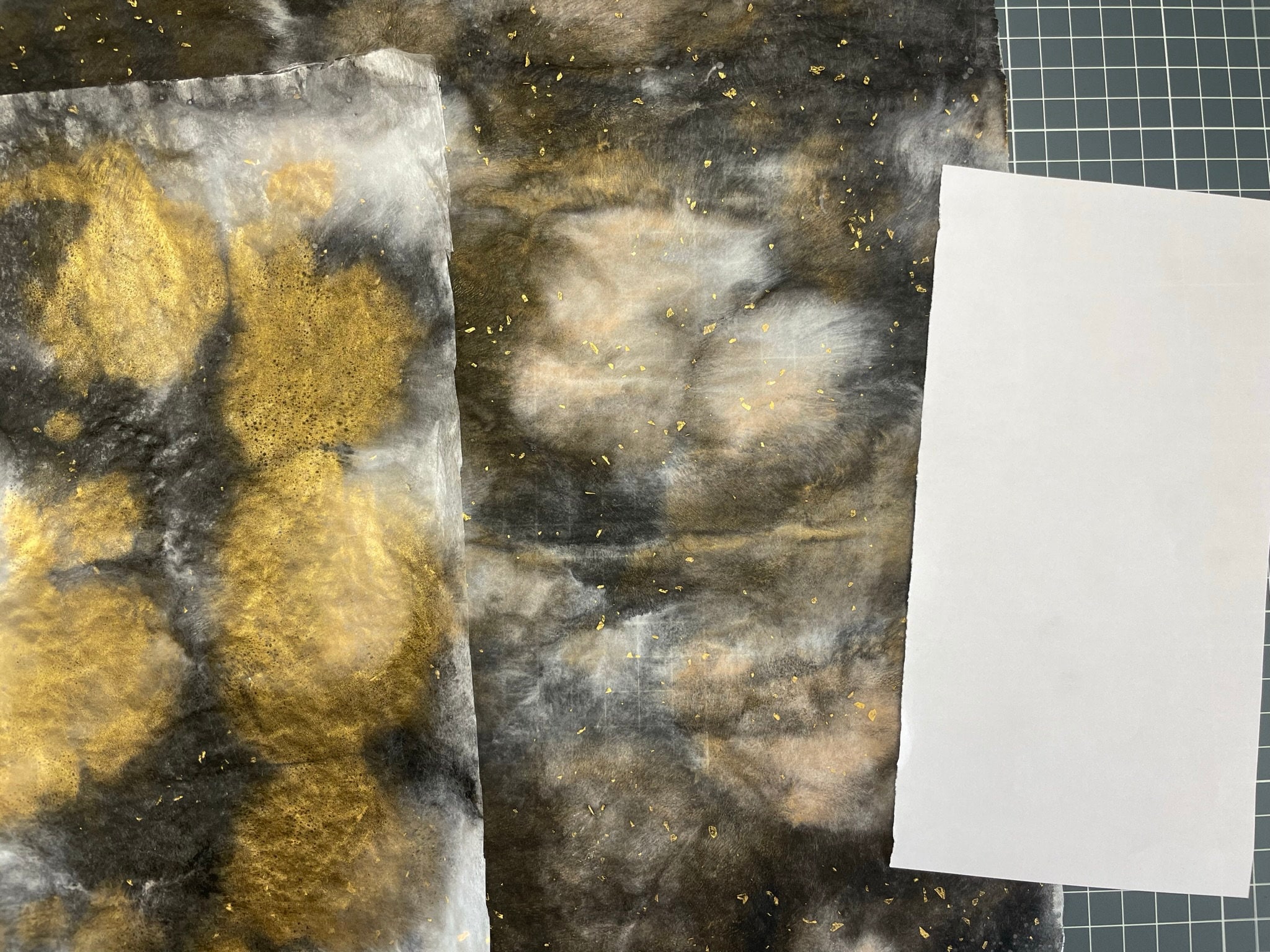 Smokechi, Bespoke Origami Paper - Gold Leaf Smoke - Etsy UK