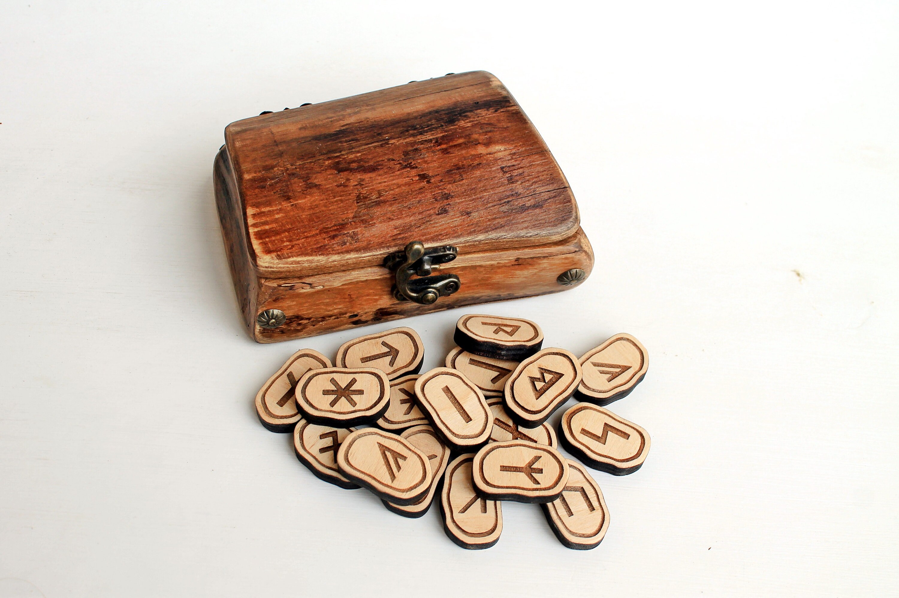 Armanen Runes in a Box, Runes Set 18 Blank 35mm, Runes for Divination ...