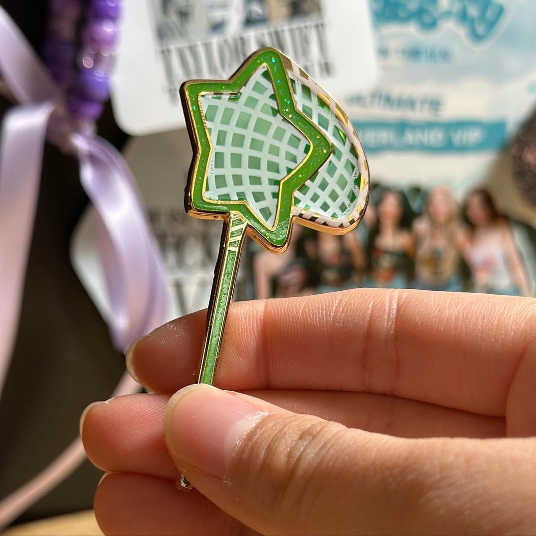 Star Net Enamel Pin Stained Glass Effect Jelly Glitter Animal Crossing ...