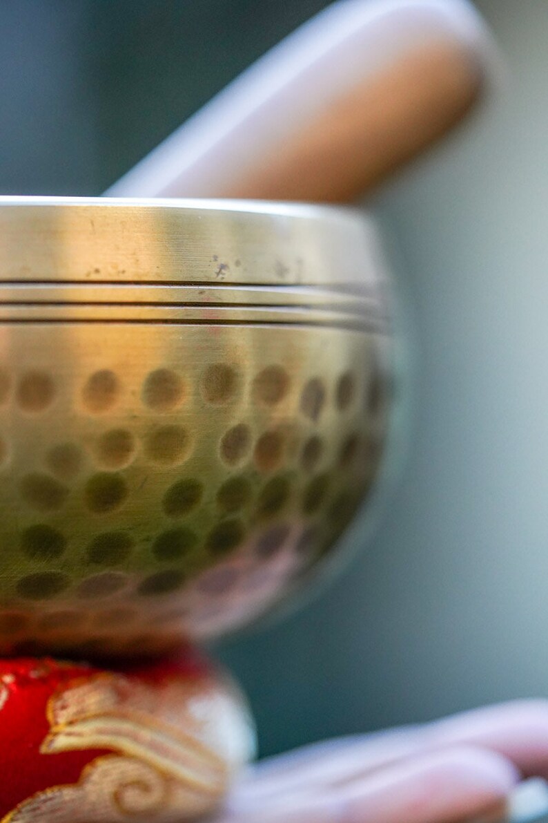 Handcrafted Dotted Pattern Singing Bowl | Small Size Tibetan Singing ...