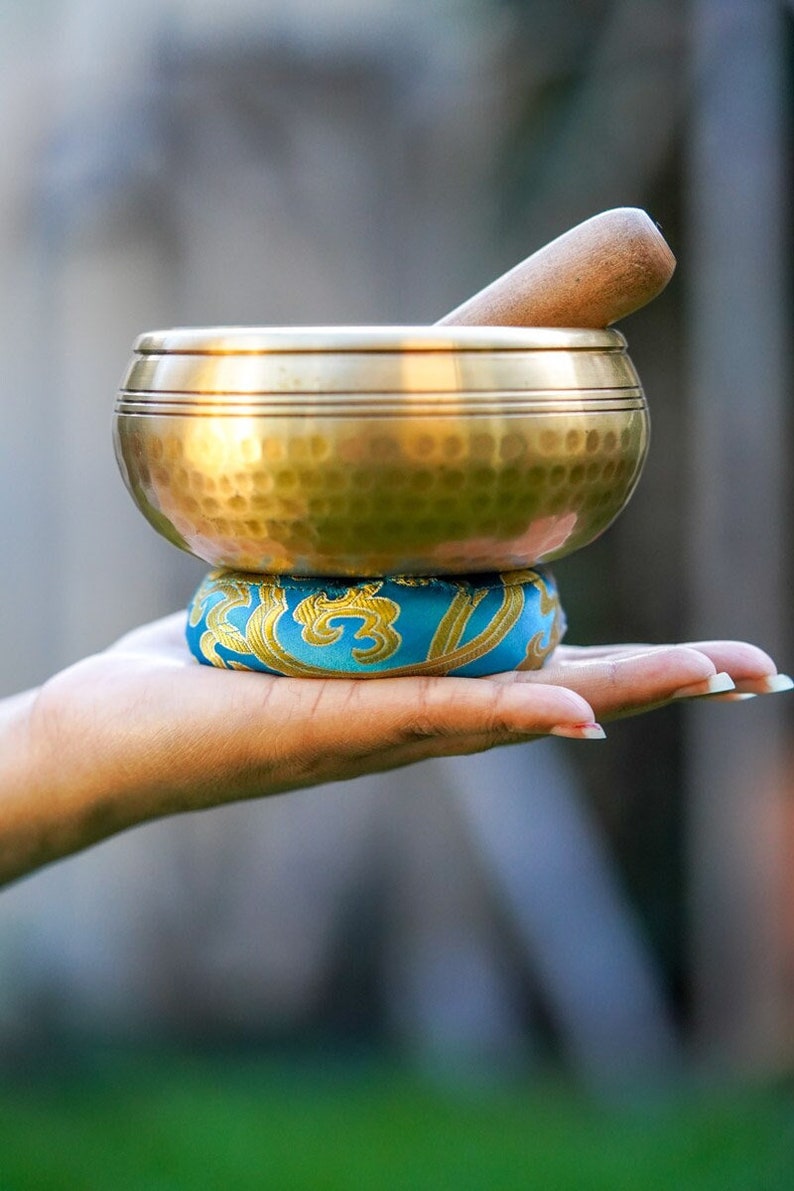 Handcrafted Dotted Pattern Singing Bowl | Small Size Tibetan Singing ...