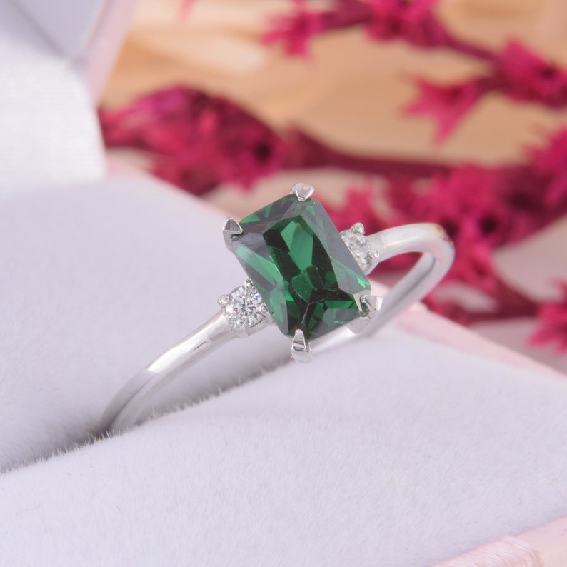 Unique 925 Sterling Silver Emerald Promise Ring for Her, Womens Simple ...