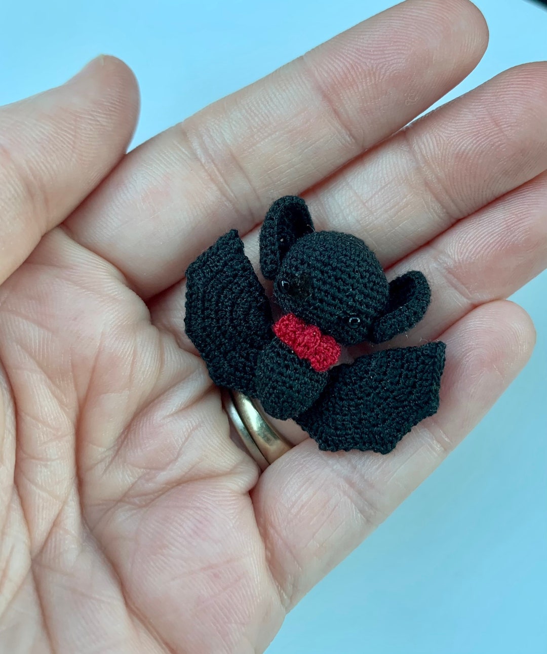 Crochet Bat, Micro Crochet Animal, Halloween, Black Bat Amigurumi ...