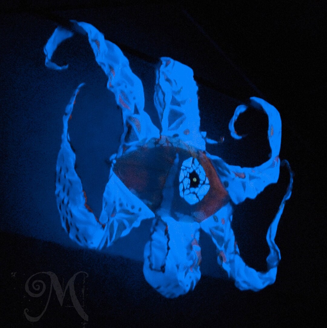 Massive Fluorescent Alien Flower Psychedelic Decor, Trance Music Mind ...