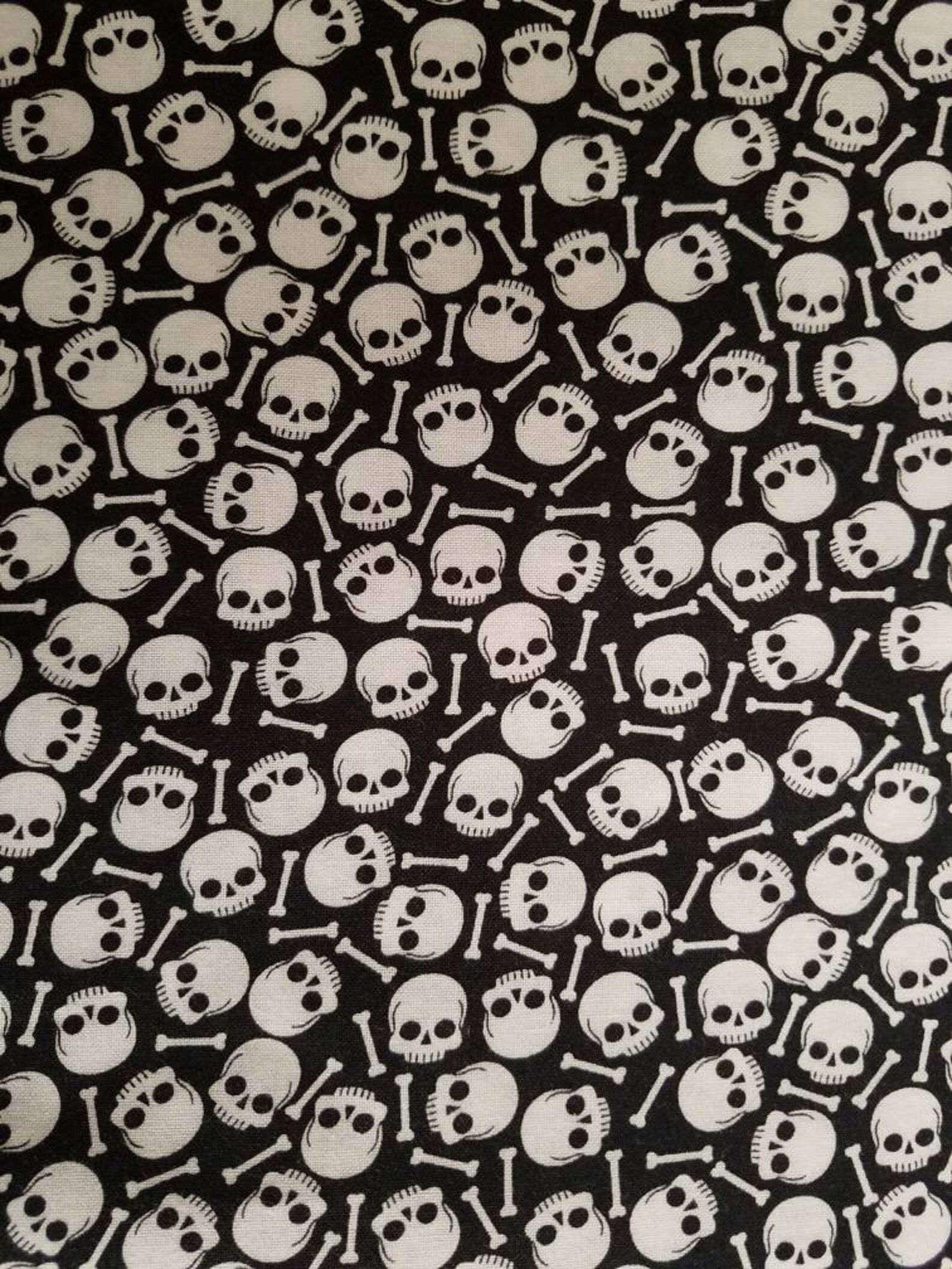 1/2 Yard of 44 Mini Skulls on Black Background 100% - Etsy