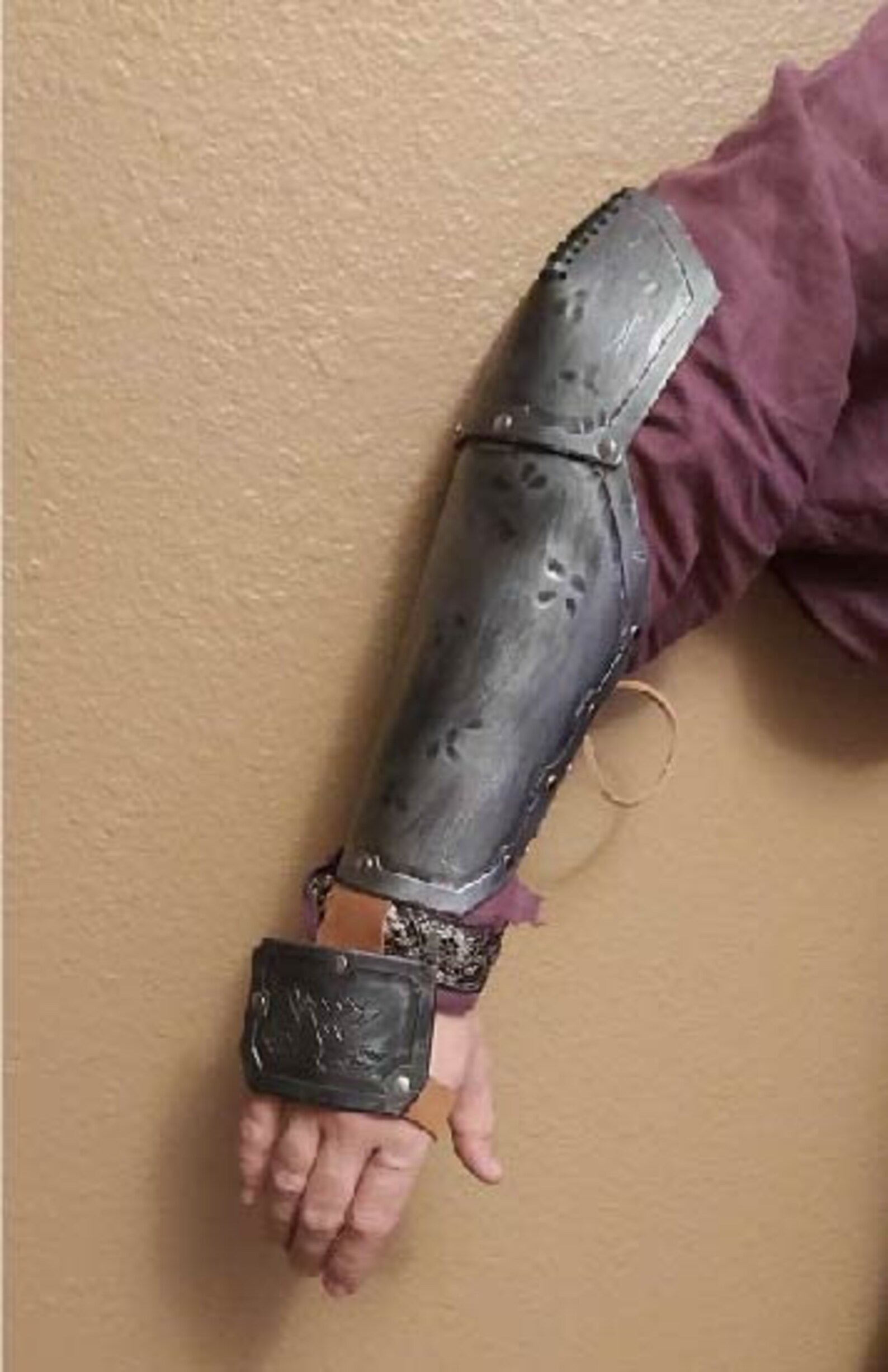 Leather Vambrace, "gulgran" Pattern, Leather Armor, Dwarf Armor ...