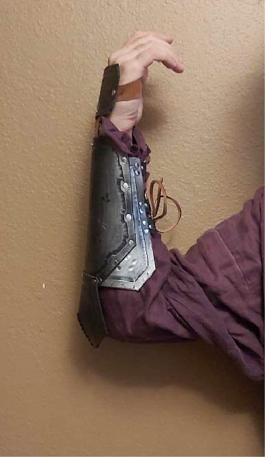 Leather Vambrace, gulgran Pattern, Leather Armor, Dwarf Armor, Cosplay ...