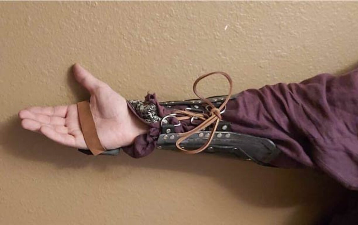 Leather Vambrace, gulgran Pattern, Leather Armor, Dwarf Armor, Cosplay ...
