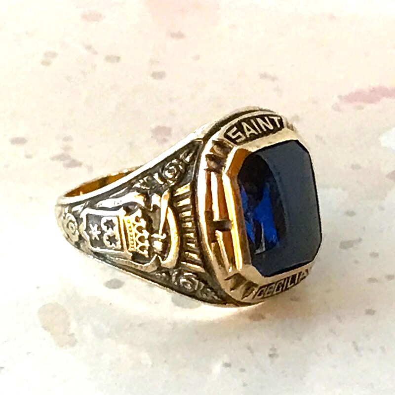 College Ring - Etsy