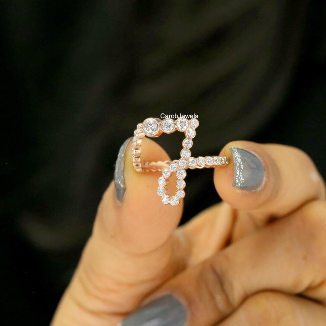 Customized Alphabet Ring for Lady , 0.96 Tcw Round Cut Moissanite ...